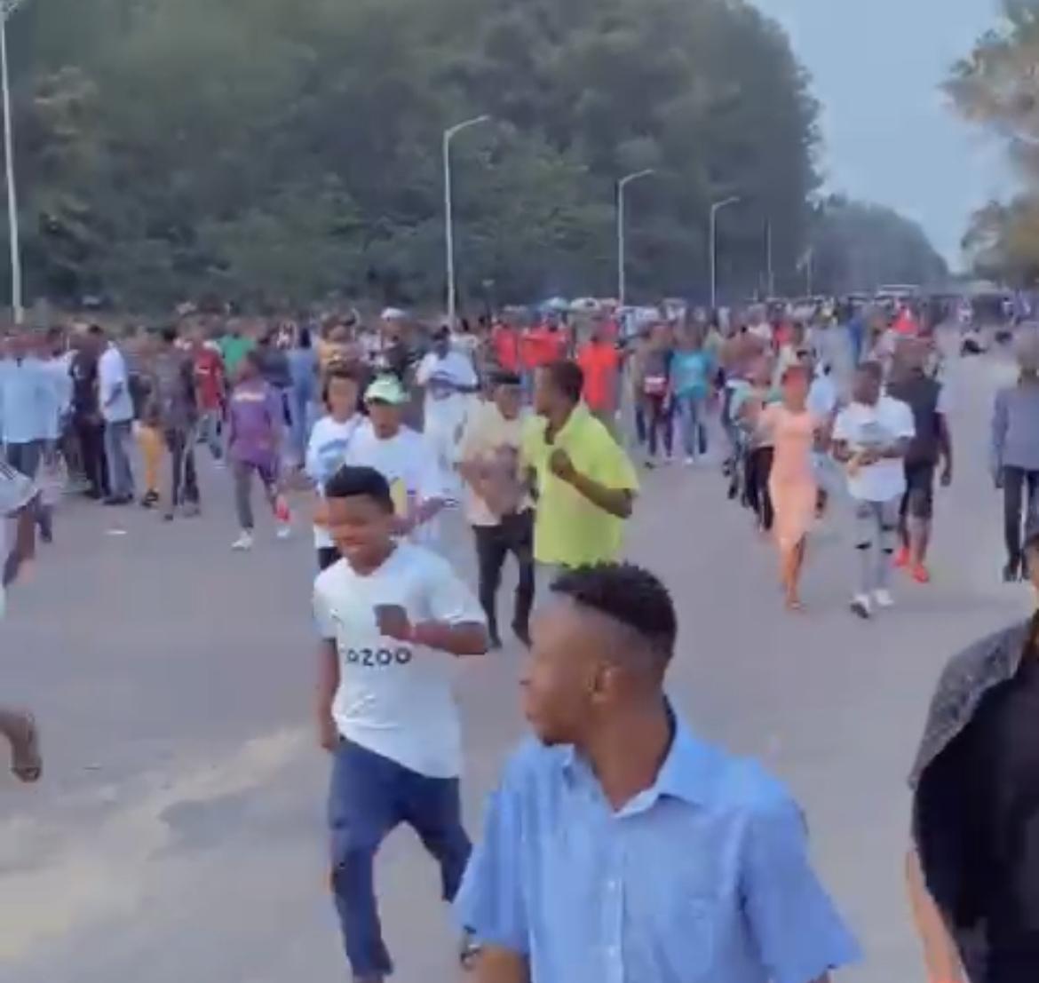 Fally Ipupa au stade Massamba-Débat : des milliers des fans encore à l ...