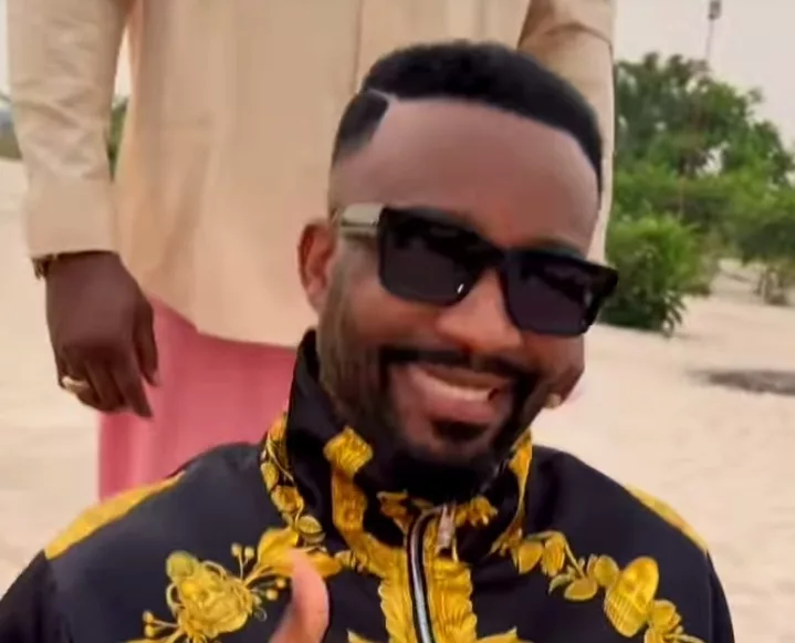 Fally Ipupa adopte un nouveau look « Zero faute » – Mbote
