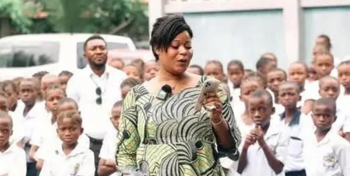 Le corps de Madame Bonnette Elombe inhumé à la Nécropole Entre Terre et ...