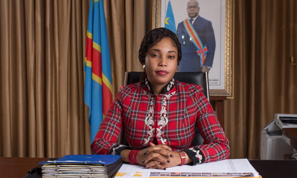 Pénurie de carburant à Kinshasa : La ministre Acacia Bandubola annonce ...