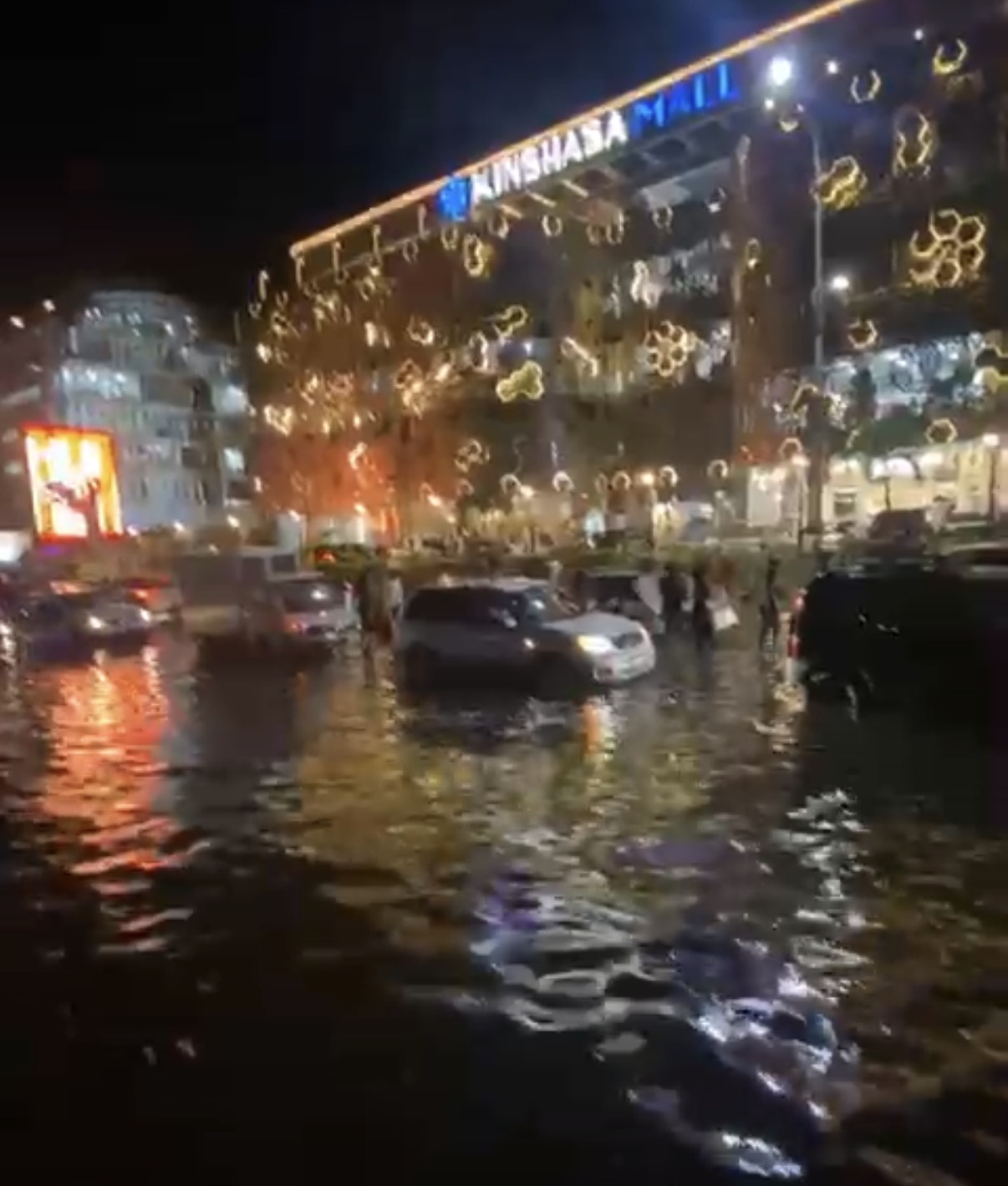 Pluies torrentielles à Kinshasa : la ville plongée dans le chaos total - Mbote