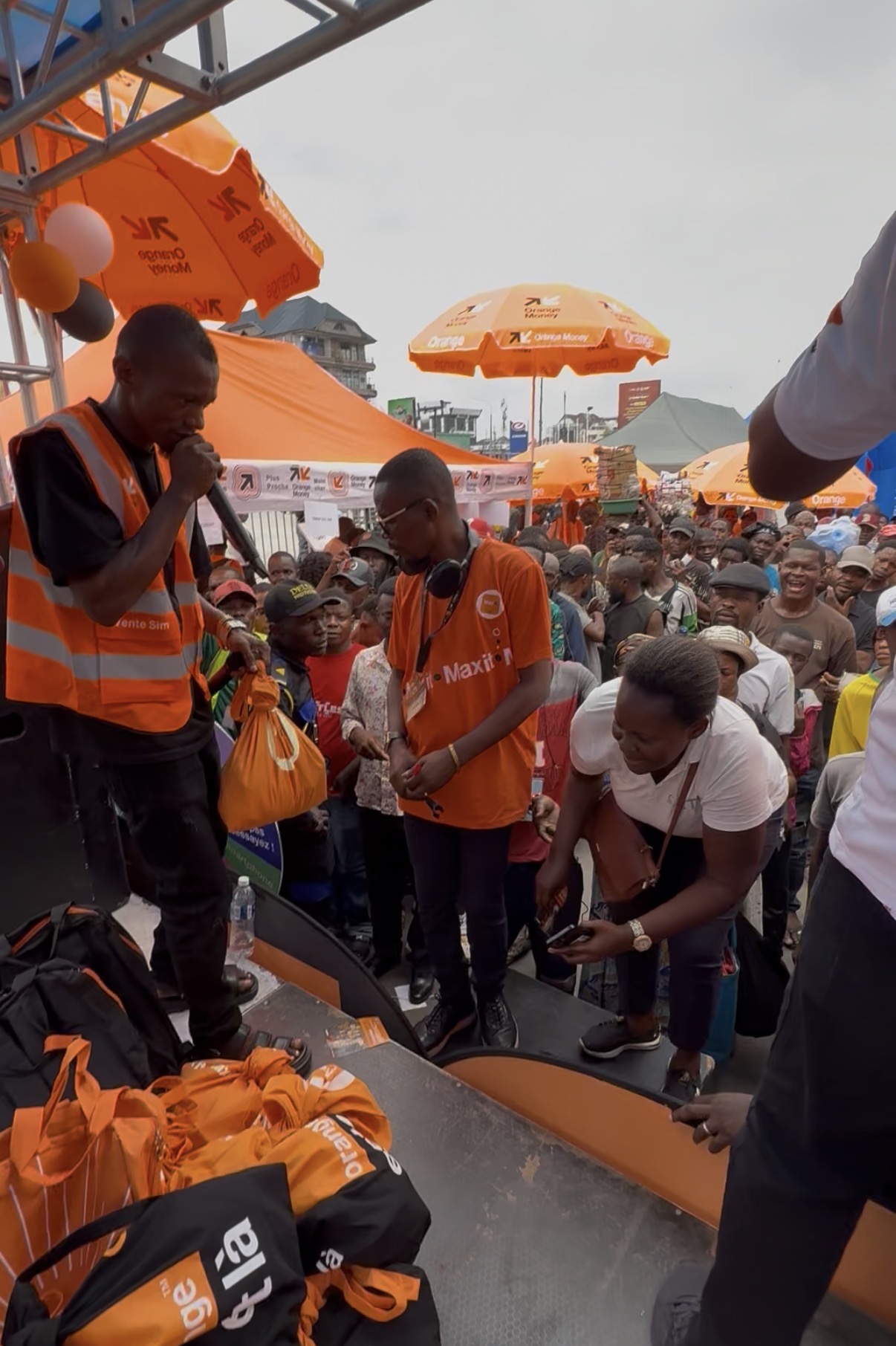 Orange RDC célèbre ses 13 ans avec de nombreuses surprises pour ses ...