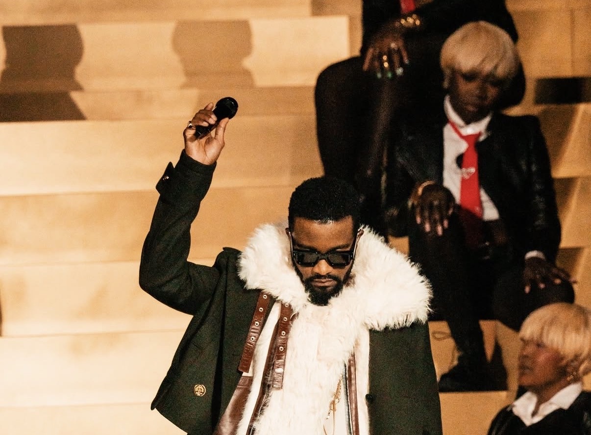 Fally Ipupa au Stade de France : 65 000 spectateurs pour une nuit ...