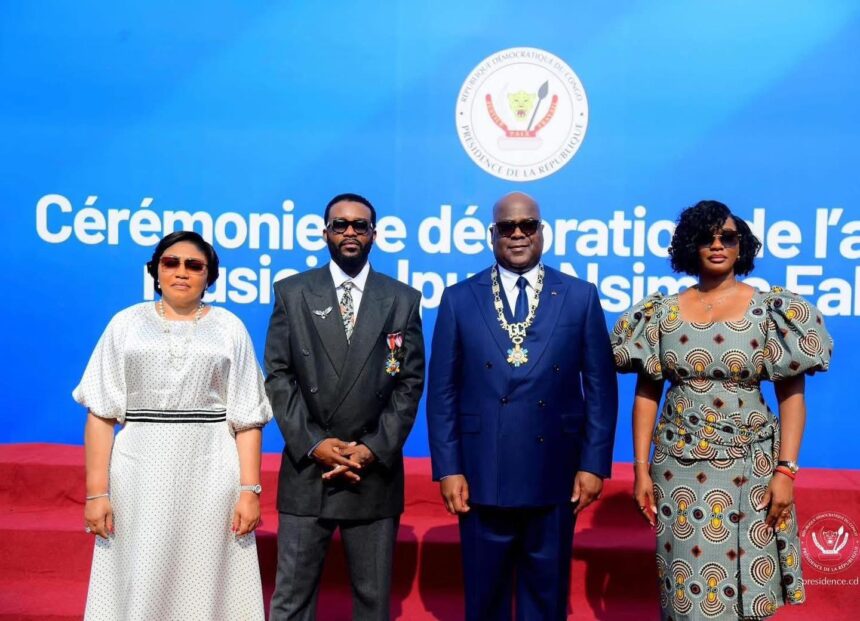 Fally Ipupa rend hommage émouvant à ses parents décédés lors de sa ...